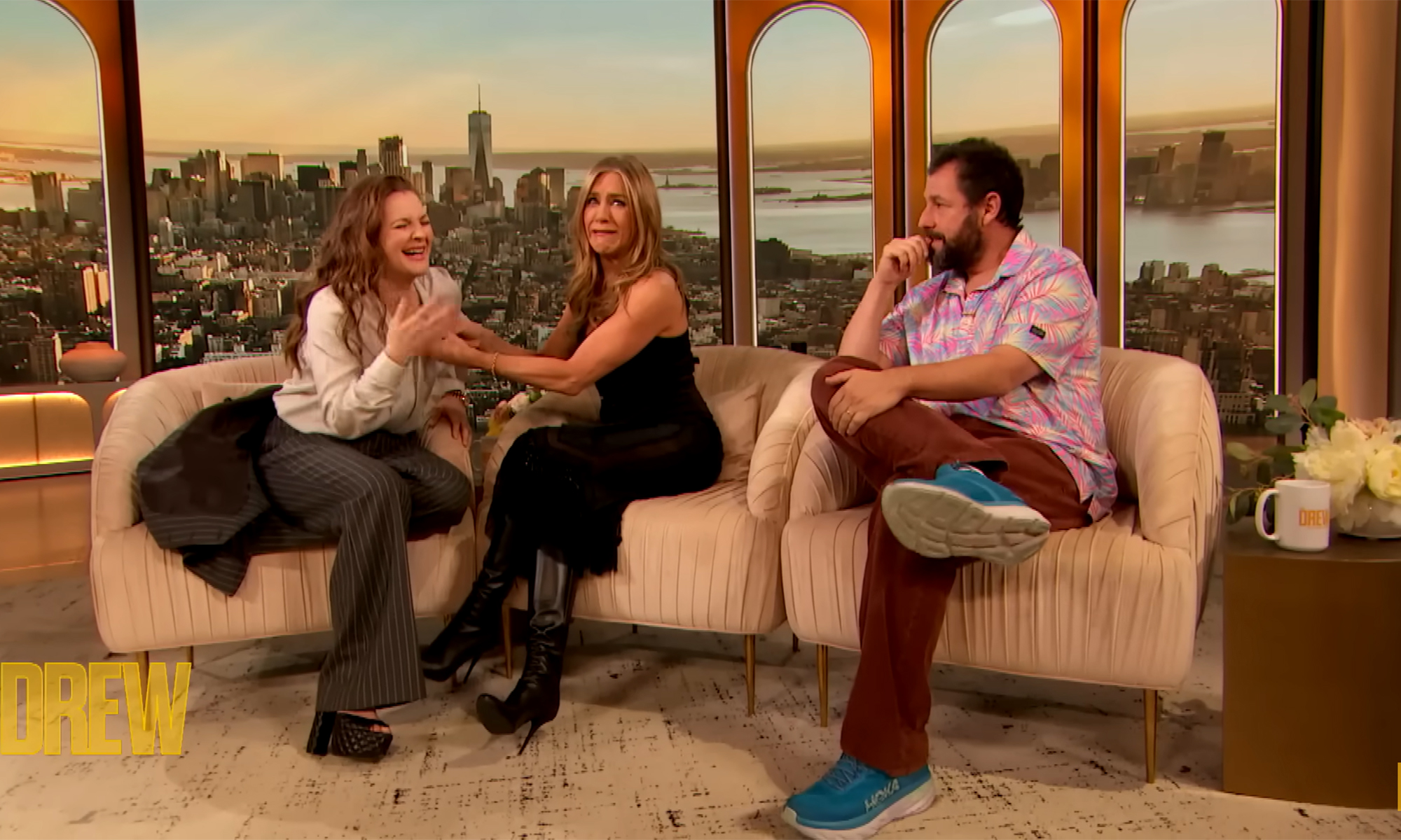 Drew Barrymore pred kamerama doživjela prvi valung, Jennifer Aniston ...