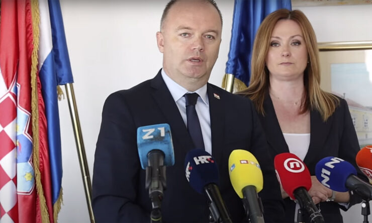 Majke dobivaju pravo na raniju mirovinu, najavio je ministar Šipić ...